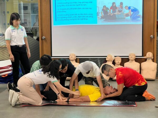 Basic first aid knowledge - Kỹ năng Sinh tồn SSVN