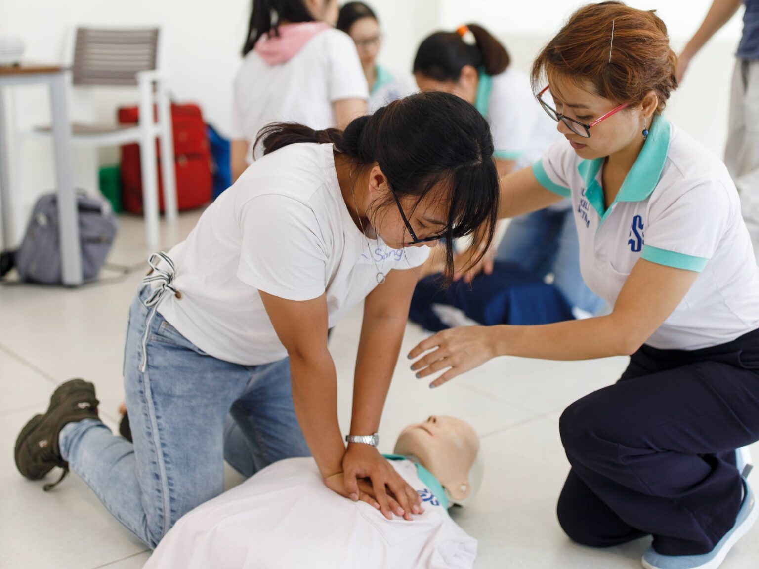 Hồi sinh tim phổi (CPR) là gì và cách thực hiện